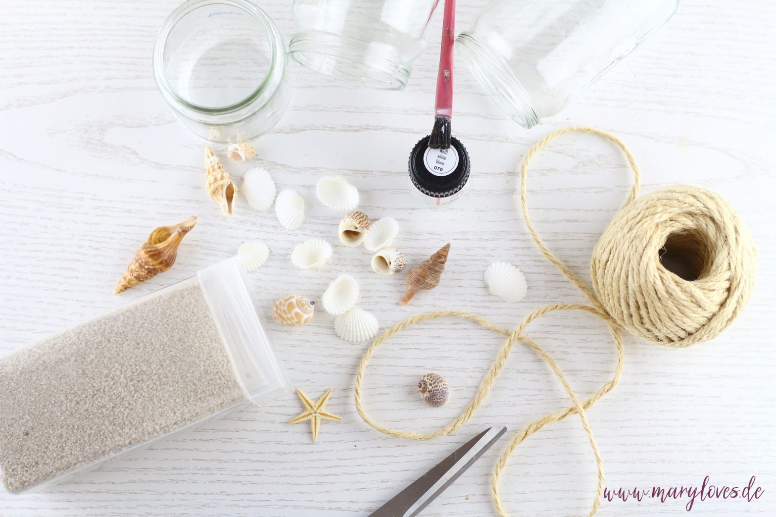 DIY: Maritime Windlichter mit Muscheln aus alten Gläsern - Mary Loves